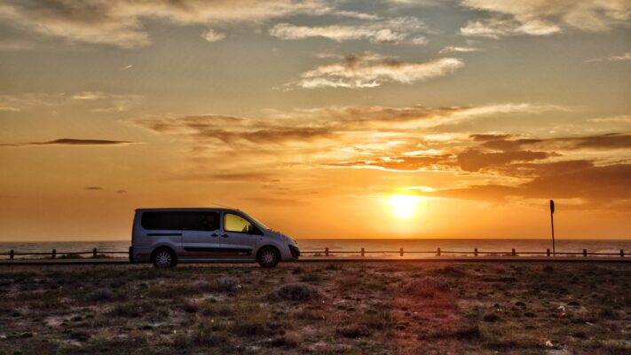 Complete Guide on How to Do Van Life - Packsture | The World's Best ...